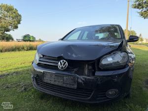 Volkswagen Golf 2010 in Marijampole, with an engine capacity of 1.60 L and mileage of 300 thousand km for 1050 €, photo 6 on AUTOMOTO.COM.LV