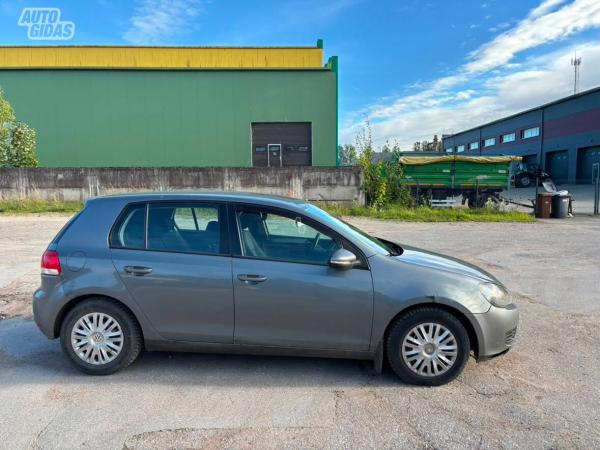Volkswagen Golf 2010 Viļņa, ar dzinēja tilpumu 1.60 L un nobraukumu 350 tūkst. km par 1500 €, foto 5 vietnē AUTOMOTO.COM.LV