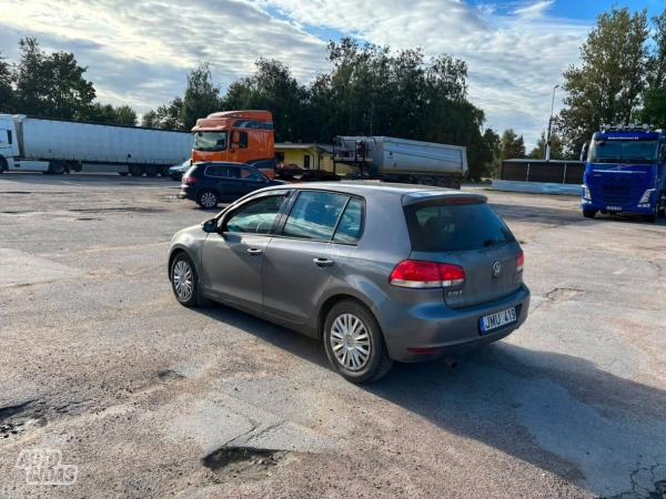 Volkswagen Golf 2010 Viļņa, ar dzinēja tilpumu 1.60 L un nobraukumu 350 tūkst. km par 1500 €, foto 7 vietnē AUTOMOTO.COM.LV