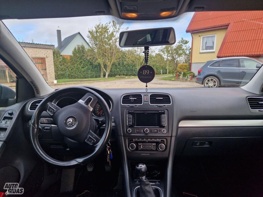 Volkswagen Golf 2011 in Panevezys, with an engine capacity of 1.60 L and mileage of 276 thousand km for 3200 €, photo 9 on AUTOMOTO.COM.LV