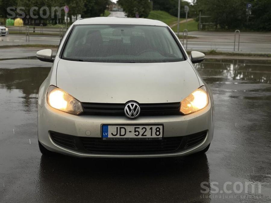 Volkswagen Golf 2011 in Tukums, with an engine capacity of 1.60 L and mileage of 302 thousand km for 3325 €, photo 2 on AUTOMOTO.COM.LV