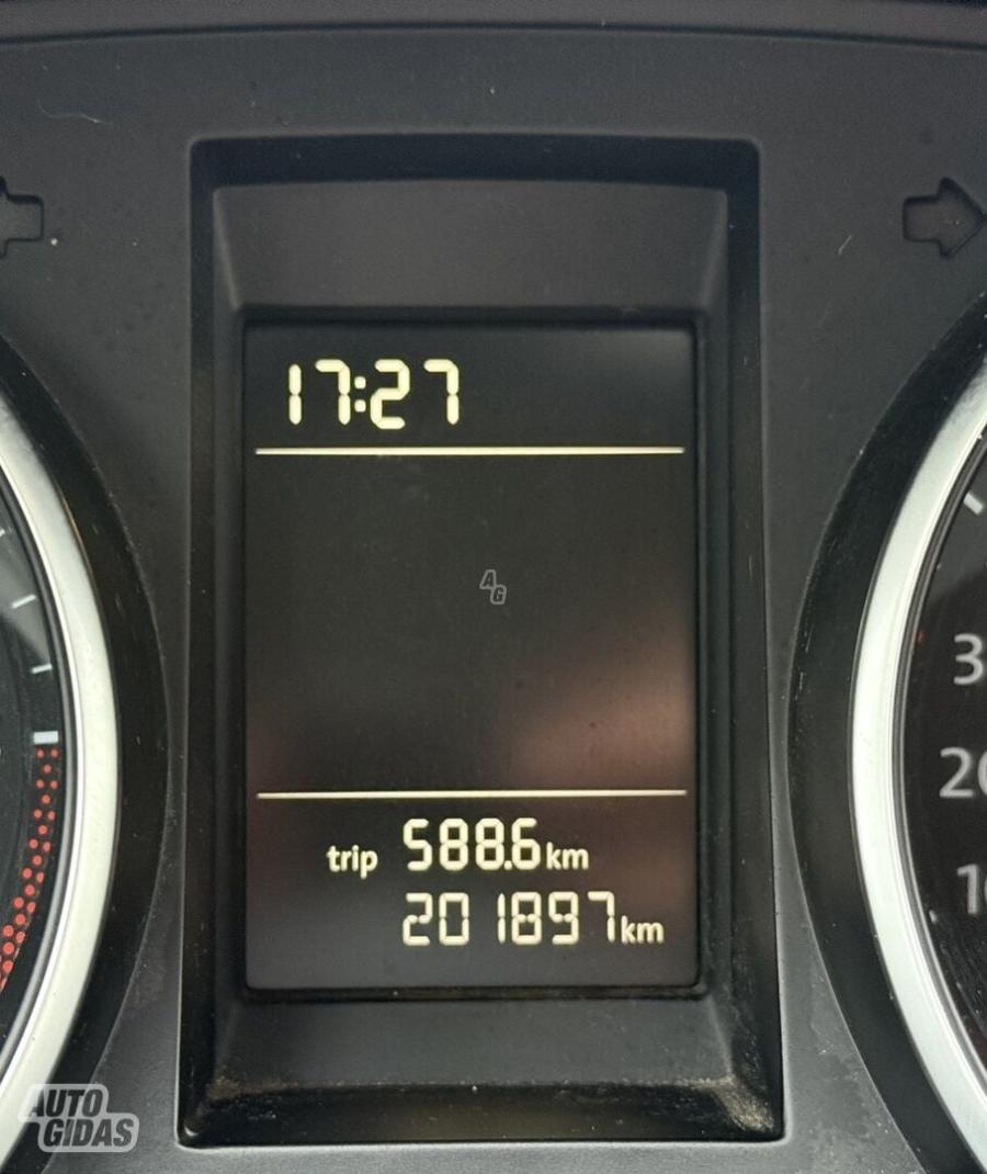 Volkswagen Golf 2011 in Vilnius, with an engine capacity of 1.90 L and mileage of 201 thousand km for 3900 €, photo 12 on AUTOMOTO.COM.LV