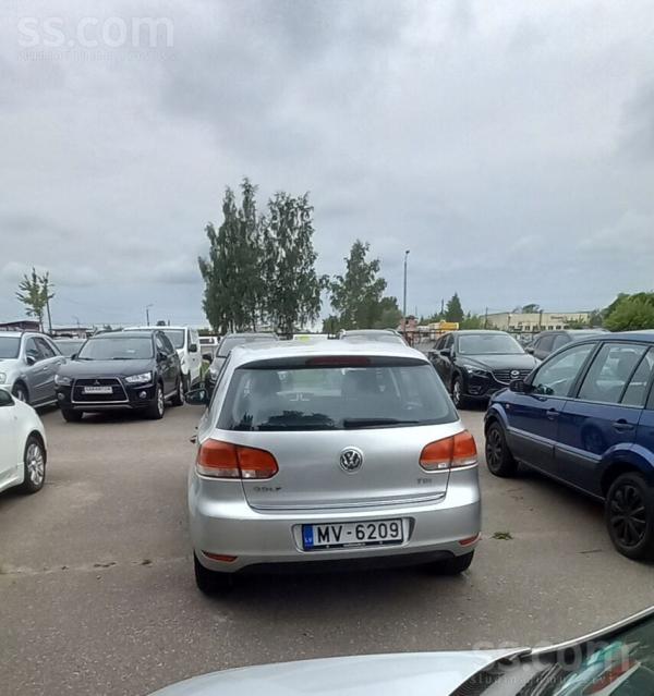 Volkswagen Golf 2011 in Riga, with an engine capacity of 1.60 L and mileage of 259 thousand km for 3900 €, photo 2 on AUTOMOTO.COM.LV