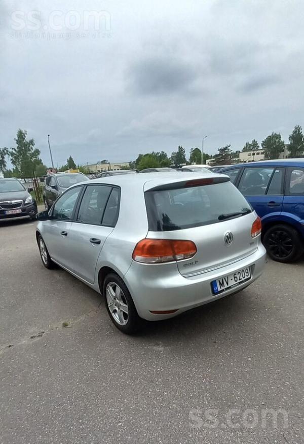 Volkswagen Golf 2011 in Riga, with an engine capacity of 1.60 L and mileage of 259 thousand km for 3900 €, photo 5 on AUTOMOTO.COM.LV