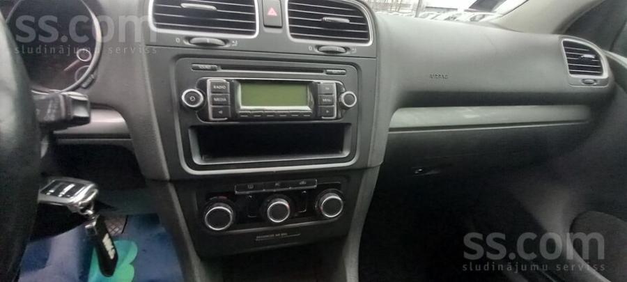 Volkswagen Golf 2011 Rīga, ar dzinēja tilpumu 1.60 L un nobraukumu 259 tūkst. km par 3900 €, foto 12 vietnē AUTOMOTO.COM.LV