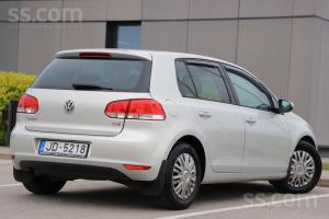 Volkswagen Golf 2011 in Tukums, with an engine capacity of 1.60 L and mileage of 302 thousand km for 2990 €, photo 4 on AUTOMOTO.COM.LV