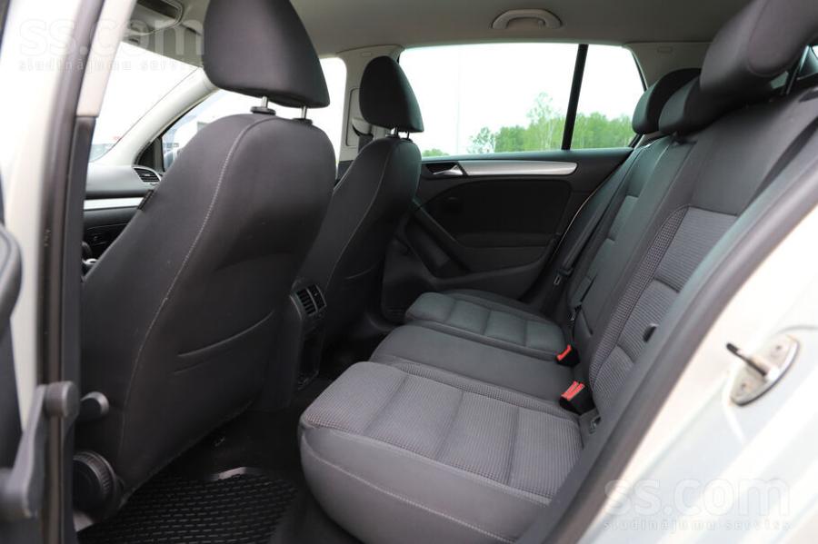 Volkswagen Golf 2011 in Tukums, with an engine capacity of 1.60 L and mileage of 302 thousand km for 2990 €, photo 10 on AUTOMOTO.COM.LV