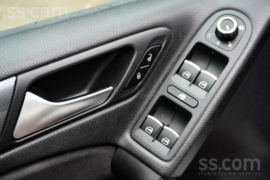 Volkswagen Golf 2011 Rīga, ar dzinēja tilpumu 1.60 L un nobraukumu 0 tūkst. km par 4990 €, foto 8 vietnē AUTOMOTO.COM.LV