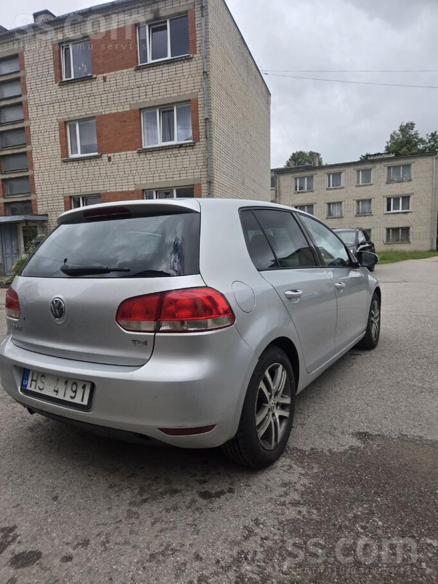 Volkswagen Golf 2011 in Kuldiga, with an engine capacity of 1.60 L and mileage of 271 thousand km for 2500 €, photo 4 on AUTOMOTO.COM.LV