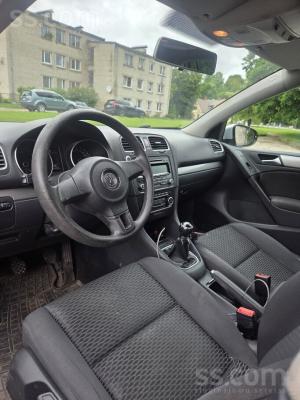 Volkswagen Golf 2011 in Kuldiga, with an engine capacity of 1.60 L and mileage of 271 thousand km for 2500 €, photo 6 on AUTOMOTO.COM.LV