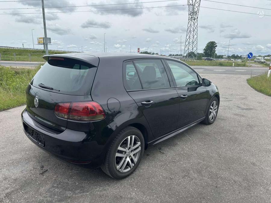 Volkswagen Golf 2011 in Marijampole, with an engine capacity of 1.60 L and mileage of 264 thousand km for 4650 €, photo 12 on AUTOMOTO.COM.LV