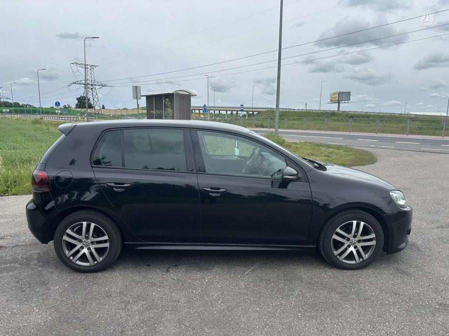 Volkswagen Golf 2011 in Marijampole, with an engine capacity of 1.60 L and mileage of 264 thousand km for 4650 €, photo 13 on AUTOMOTO.COM.LV