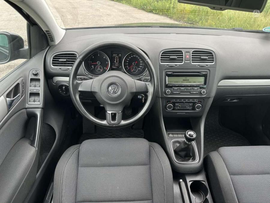Volkswagen Golf 2011 in Marijampole, with an engine capacity of 1.60 L and mileage of 264 thousand km for 4650 €, photo 22 on AUTOMOTO.COM.LV