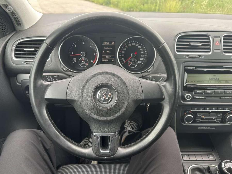 Volkswagen Golf 2011 in Marijampole, with an engine capacity of 1.60 L and mileage of 264 thousand km for 4650 €, photo 23 on AUTOMOTO.COM.LV