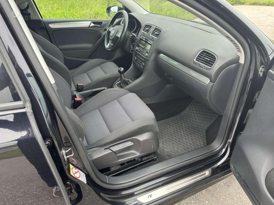 Volkswagen Golf 2011 in Marijampole, with an engine capacity of 1.60 L and mileage of 264 thousand km for 4650 €, photo 25 on AUTOMOTO.COM.LV