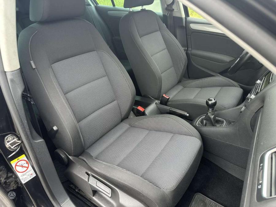 Volkswagen Golf 2011 in Marijampole, with an engine capacity of 1.60 L and mileage of 264 thousand km for 4650 €, photo 26 on AUTOMOTO.COM.LV