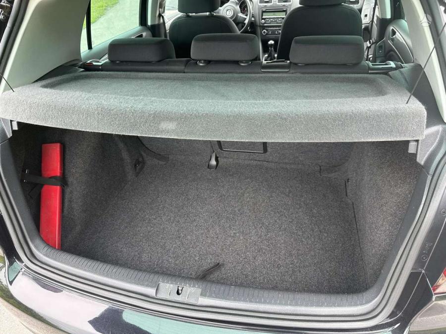 Volkswagen Golf 2011 in Marijampole, with an engine capacity of 1.60 L and mileage of 264 thousand km for 4650 €, photo 32 on AUTOMOTO.COM.LV