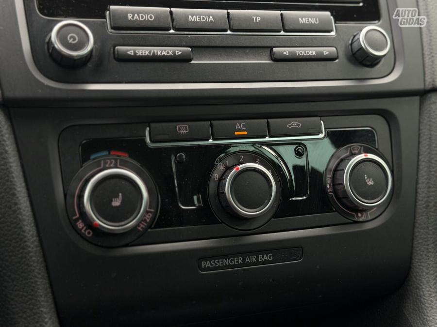 Volkswagen Golf 2011 in Kretinga, with an engine capacity of 1.20 L and mileage of 224 thousand km for 4350 €, photo 12 on AUTOMOTO.COM.LV