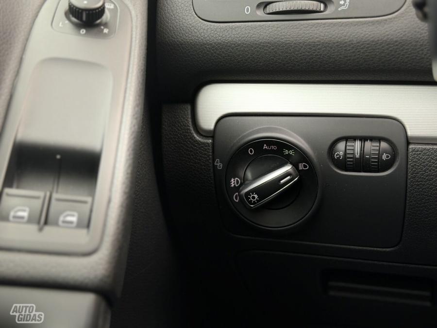 Volkswagen Golf 2011 in Kretinga, with an engine capacity of 1.20 L and mileage of 224 thousand km for 4350 €, photo 19 on AUTOMOTO.COM.LV