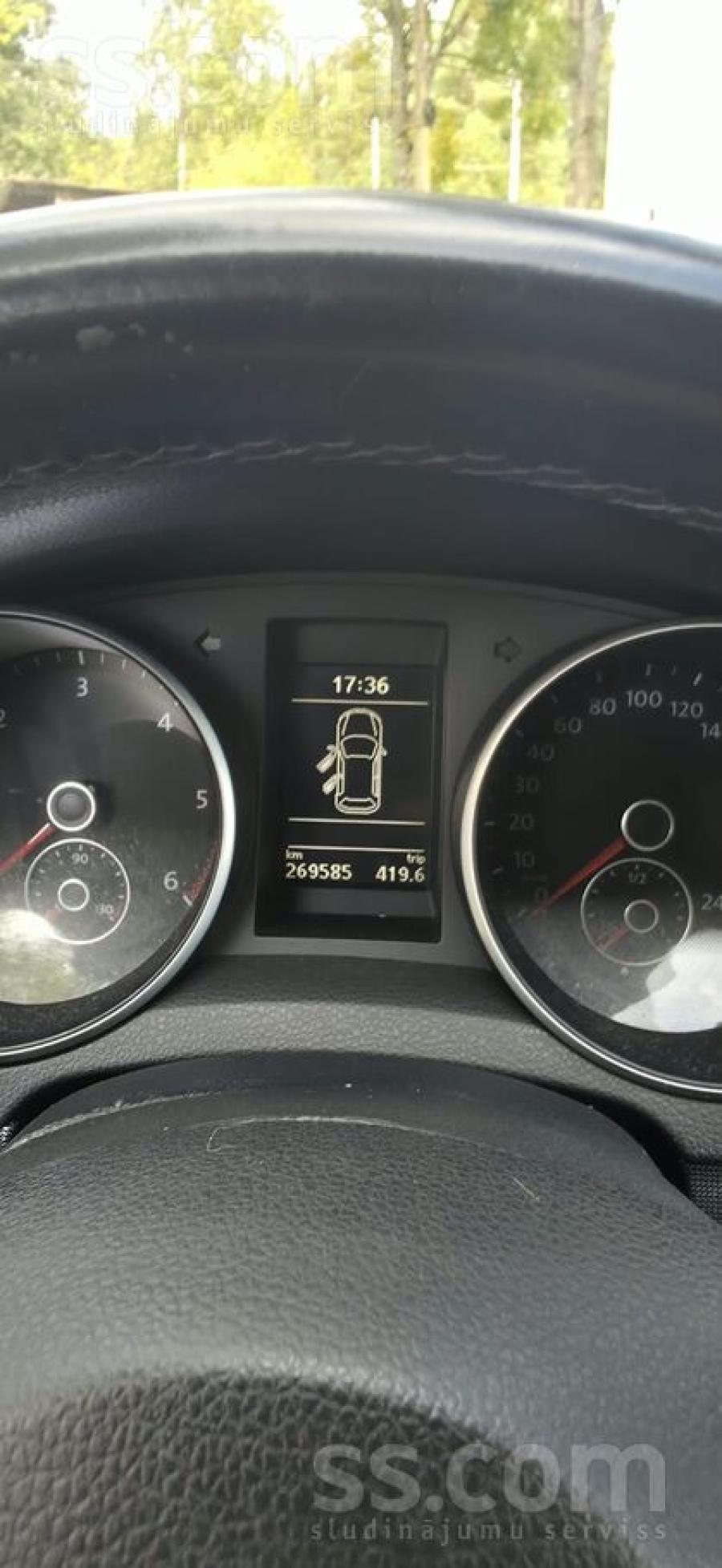Volkswagen Golf 2011 in Daugavpils, with an engine capacity of 1.60 L and mileage of 269 thousand km for 4300 €, photo 3 on AUTOMOTO.COM.LV