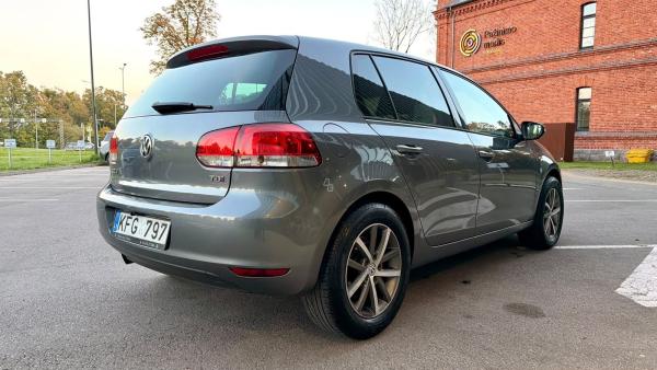 Volkswagen Golf 2011 in Kaunas, with an engine capacity of 1.60 L and mileage of 284 thousand km for 4700 €, photo 8 on AUTOMOTO.COM.LV