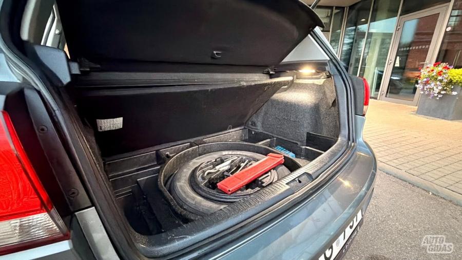 Volkswagen Golf 2011 Kauņa, ar dzinēja tilpumu 1.60 L un nobraukumu 284 tūkst. km par 5100 €, foto 24 vietnē AUTOMOTO.COM.LV