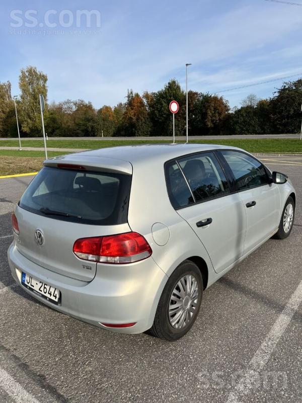 Volkswagen Golf 2012 Rīga, ar dzinēja tilpumu 1.20 L un nobraukumu 205 tūkst. km par 4000 €, foto 3 vietnē AUTOMOTO.COM.LV