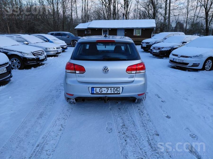 Volkswagen Golf 2012 in Talsi, with an engine capacity of 1.60 L and mileage of 252 thousand km for 3600 €, photo 5 on AUTOMOTO.COM.LV