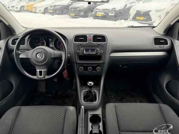 Volkswagen Golf 2012 in Vilnius, with an engine capacity of 1.60 L and mileage of 263 thousand km for 2900 €, photo 3 on AUTOMOTO.COM.LV