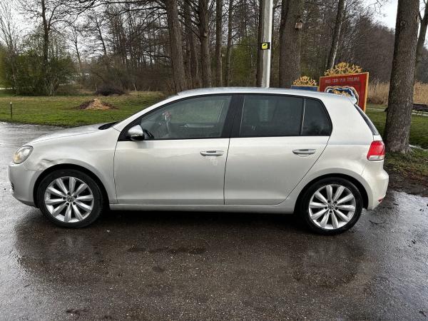 Volkswagen Golf 2012 Viļņa, ar dzinēja tilpumu 1.60 L un nobraukumu 400 tūkst. km par 2800 €, foto 5 vietnē AUTOMOTO.COM.LV