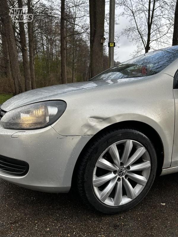 Volkswagen Golf 2012 Viļņa, ar dzinēja tilpumu 1.60 L un nobraukumu 400 tūkst. km par 2800 €, foto 6 vietnē AUTOMOTO.COM.LV