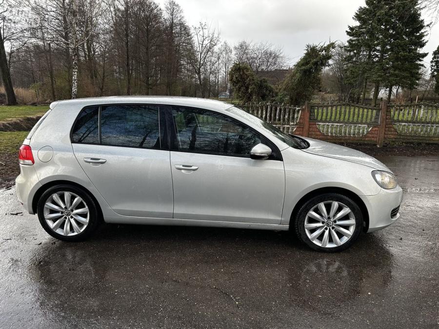 Volkswagen Golf 2012 in Vilnius, with an engine capacity of 1.60 L and mileage of 400 thousand km for 2800 €, photo 4 on AUTOMOTO.COM.LV