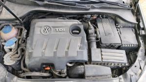 Volkswagen Golf 2012 in Vilnius, with an engine capacity of 1.60 L and mileage of 178 thousand km for 3600 €, photo 6 on AUTOMOTO.COM.LV