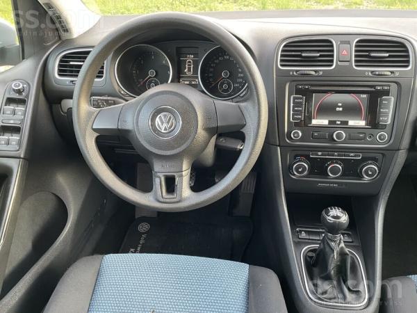 Volkswagen Golf 2012 Cēsis, ar dzinēja tilpumu 1.60 L un nobraukumu 277 tūkst. km par 4800 €, foto 10 vietnē AUTOMOTO.COM.LV