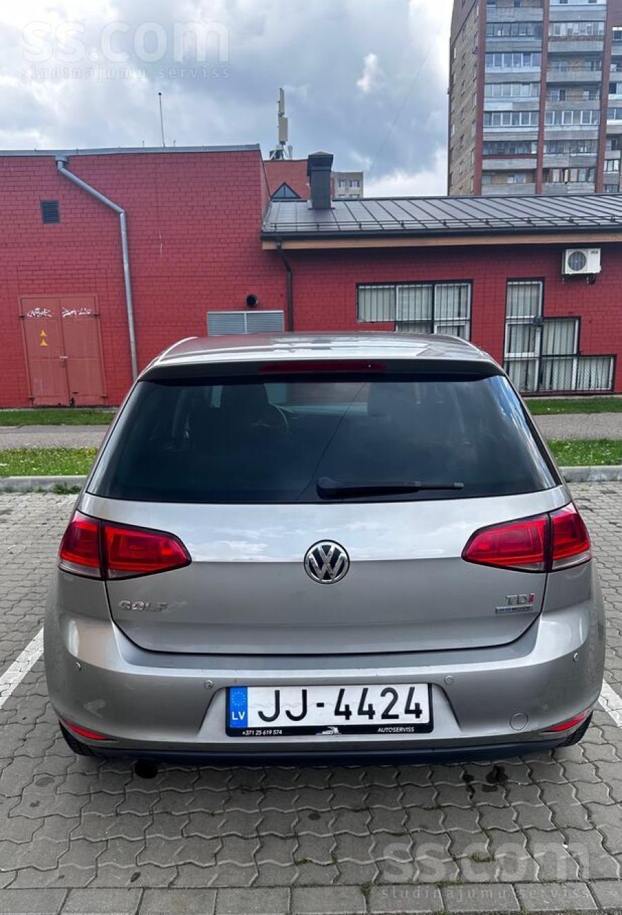 Volkswagen Golf 2013 in Riga, with an engine capacity of 1.60 L and mileage of 324 thousand km for 2500 €, photo 6 on AUTOMOTO.COM.LV