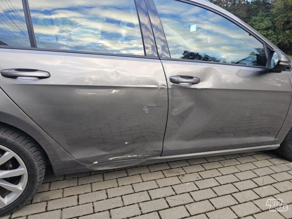 Volkswagen Golf 2013 in Ukmerge, with an engine capacity of 1.60 L and mileage of 130 thousand km for 4900 €, photo 9 on AUTOMOTO.COM.LV