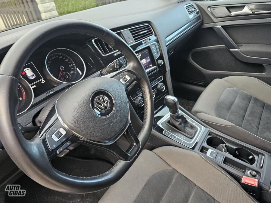 Volkswagen Golf 2013 in Ukmerge, with an engine capacity of 1.60 L and mileage of 130 thousand km for 4900 €, photo 16 on AUTOMOTO.COM.LV