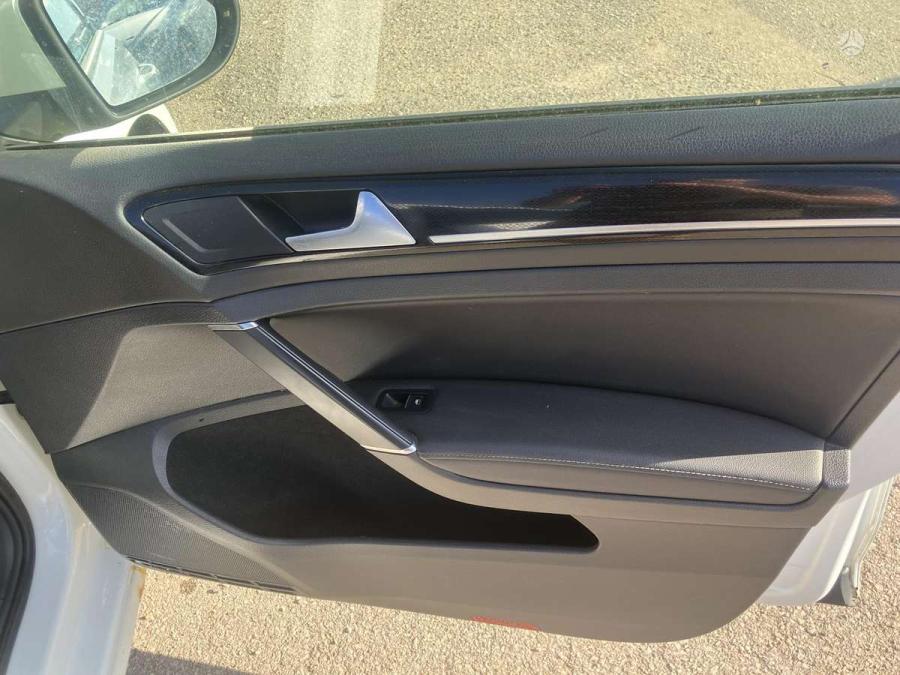 Volkswagen Golf 2014 in Rokiskis, with an engine capacity of 1.97 L and mileage of 330 thousand km for 4500 €, photo 10 on AUTOMOTO.COM.LV