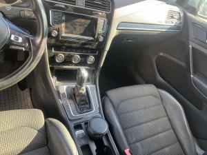 Volkswagen Golf 2014 in Rokiskis, with an engine capacity of 1.97 L and mileage of 330 thousand km for 4500 €, photo 15 on AUTOMOTO.COM.LV