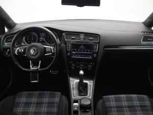Volkswagen Golf 2015 in Vilnius, with an engine capacity of 1.40 L and mileage of 237 thousand km for 10199 €, photo 3 on AUTOMOTO.COM.LV