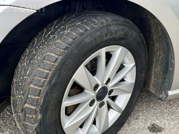 Volkswagen Golf 2015 in Daugavpils, with an engine capacity of 1.60 L and mileage of 0 thousand km for 5800 €, photo 5 on AUTOMOTO.COM.LV