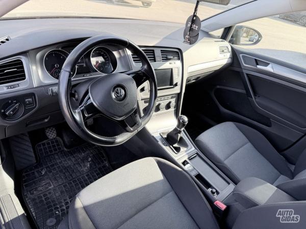 Volkswagen Golf 2016 in Vilnius, with an engine capacity of 1.60 L and mileage of 215 thousand km for 6999 €, photo 3 on AUTOMOTO.COM.LV