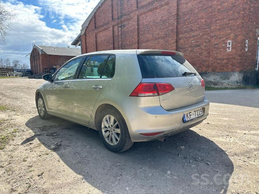 Volkswagen Golf 2016 in Riga, with an engine capacity of 1.60 L and mileage of 218 thousand km for 4999 €, photo 3 on AUTOMOTO.COM.LV