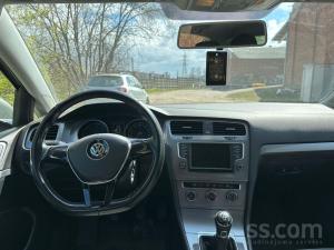 Volkswagen Golf 2016 in Riga, with an engine capacity of 1.60 L and mileage of 218 thousand km for 4999 €, photo 5 on AUTOMOTO.COM.LV