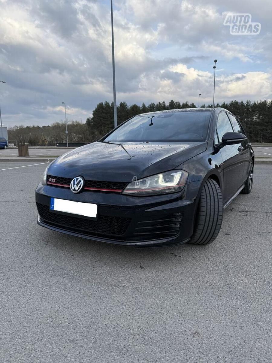 Volkswagen Golf 2017 in Vilnius, with an engine capacity of 2.00 L and mileage of 102 thousand km for 13800 €, photo 1 on AUTOMOTO.COM.LV