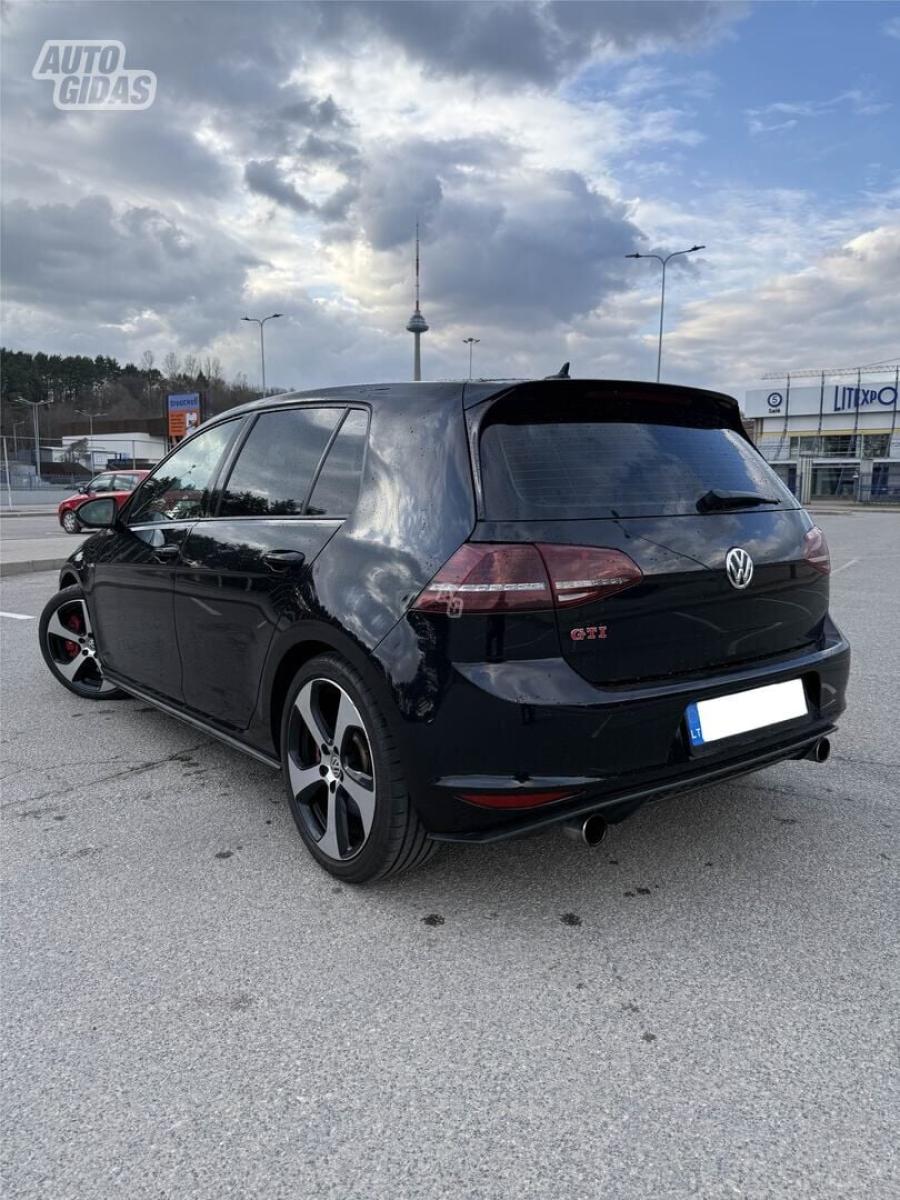 Volkswagen Golf 2017 in Vilnius, with an engine capacity of 2.00 L and mileage of 102 thousand km for 13800 €, photo 7 on AUTOMOTO.COM.LV