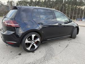 Volkswagen Golf 2017 in Vilnius, with an engine capacity of 2.00 L and mileage of 102 thousand km for 13800 €, photo 9 on AUTOMOTO.COM.LV