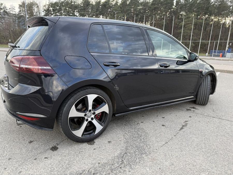 Volkswagen Golf 2017 in Vilnius, with an engine capacity of 2.00 L and mileage of 102 thousand km for 13800 €, photo 9 on AUTOMOTO.COM.LV