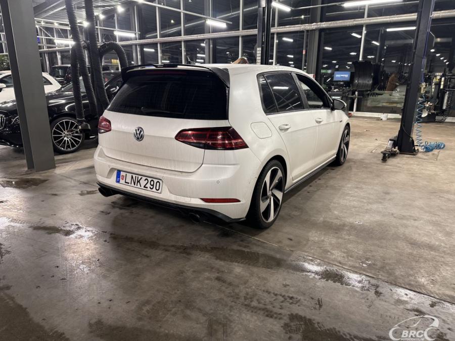 Volkswagen Golf 2018 in Vilnius, with an engine capacity of 1.98 L and mileage of 153 thousand km for 18900 €, photo 4 on AUTOMOTO.COM.LV