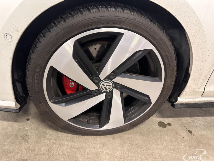 Volkswagen Golf 2018 in Vilnius, with an engine capacity of 1.98 L and mileage of 153 thousand km for 18900 €, photo 6 on AUTOMOTO.COM.LV